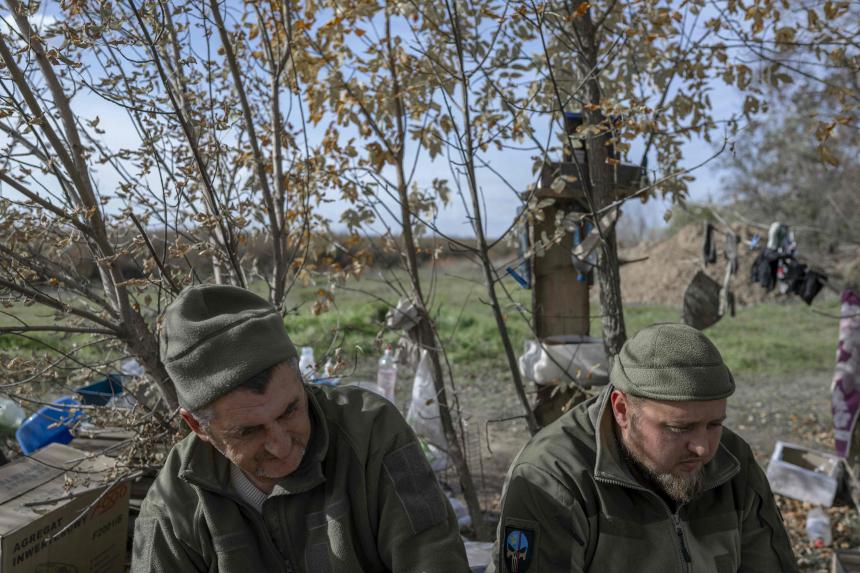 Truckers and gallows humour: Ragtag army in battle for Kherson | The ...