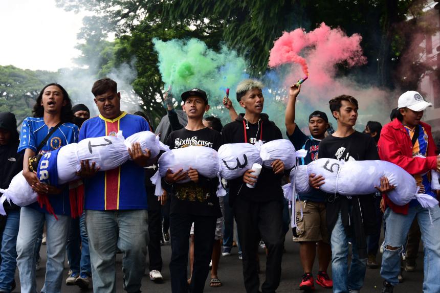 Indonesia human rights body blames use of tear gas for football ...