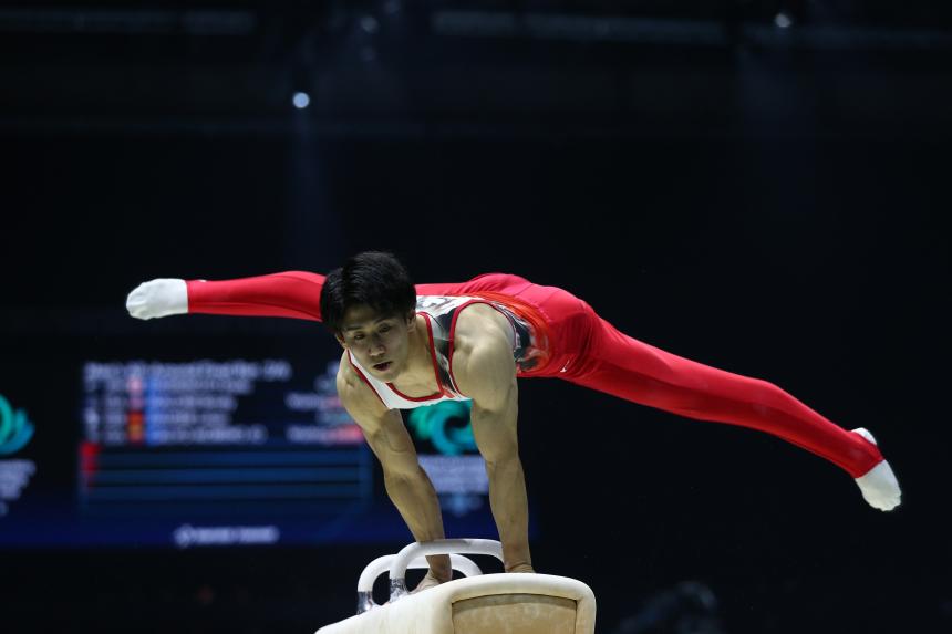 Gymnastics: Olympic champ Hashimoto dethrones Zhang to win world all ...