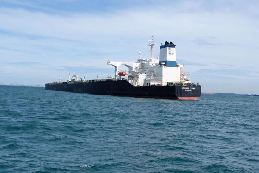 Indonesia, US in talks to refloat supertanker grounded near gas ...