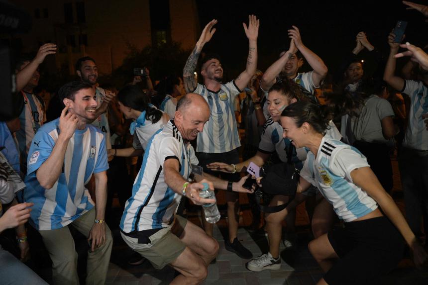 World Cup: Indian drums, Argentina fans greet Messi's arrival for World ...