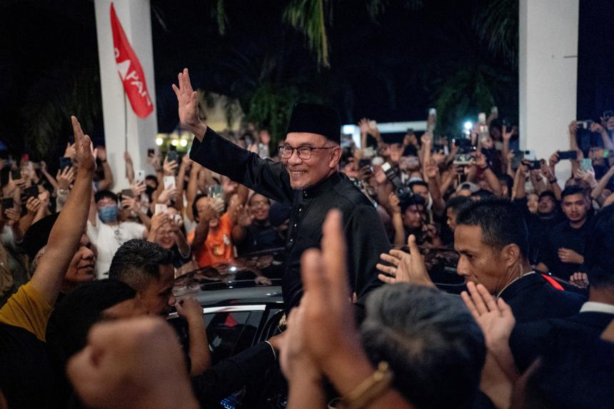 In Pictures: Anwar Ibrahim is Malaysia’s 10th prime minister | The ...