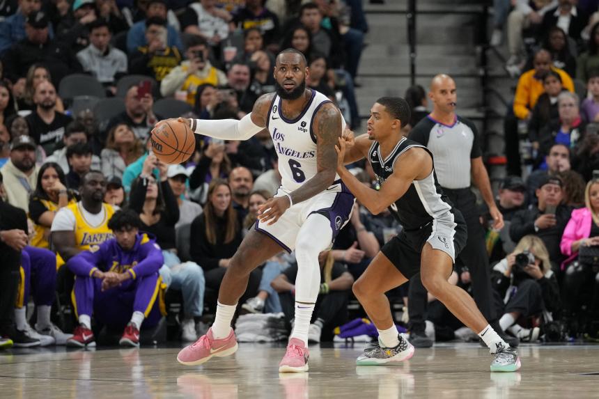 NBA: LeBron James scores 39 as Lakers best Spurs for second time in two ...