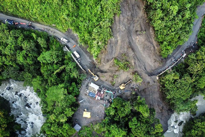 Landslide buries bus in Colombia, killing at least 34 | The Straits Times
