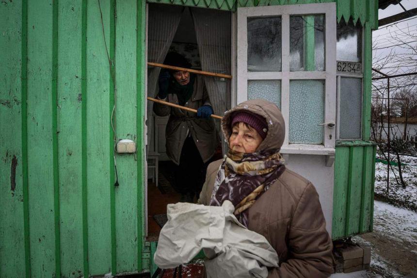 Snipers and icy water: Ukrainians risk Dnipro river crossings | The ...