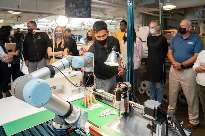 Robots set their sights on a new job: Sewing blue jeans | The Straits Times