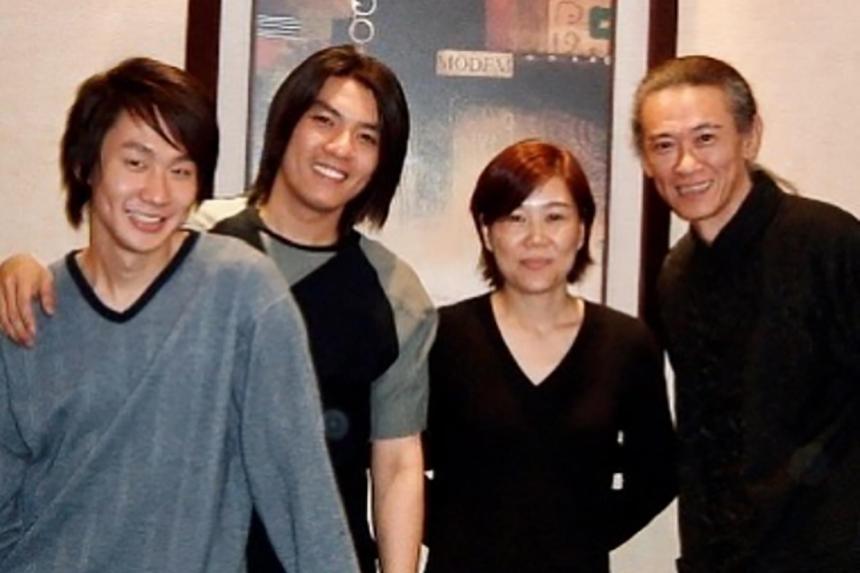 Singers JJ Lin, A-do pay tribute to music mentor Eric Lin, who died on ...