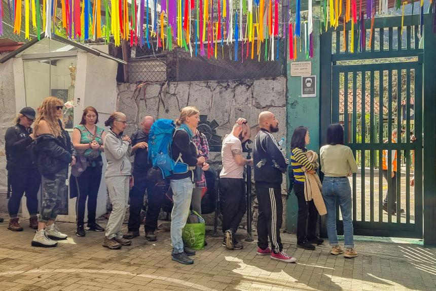 Several hundred tourists stranded at Machu Picchu amid Peru protests ...