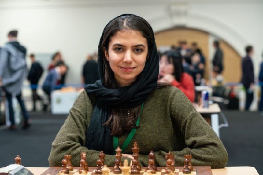 Iranian woman competes at chess tournament without hijab: Media reports ...