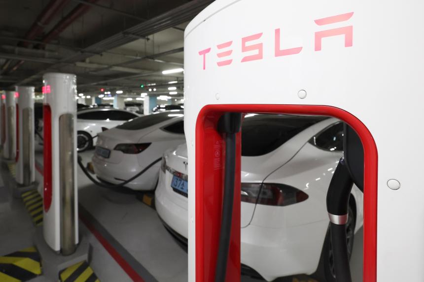 South Korea fines Tesla $2.9m for alleged false advertising | The ...