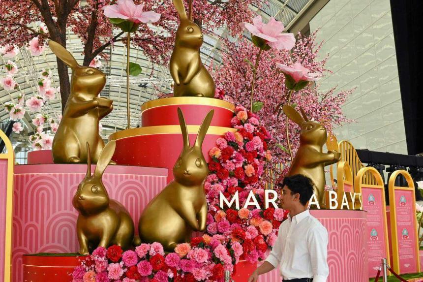 For Chinese tourists, retailers roll out rabbit dances, red lanterns ...