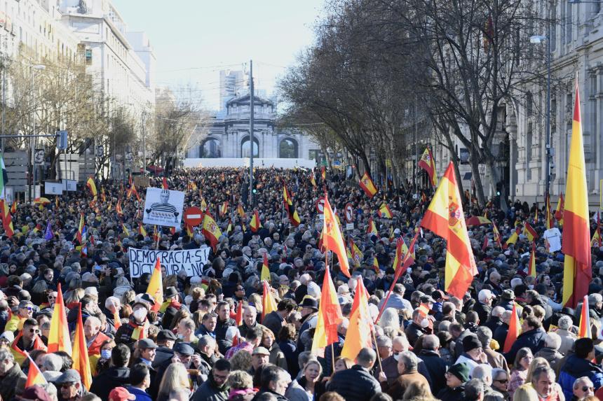 Thousands join rightist rally against Spanish government | The Straits ...
