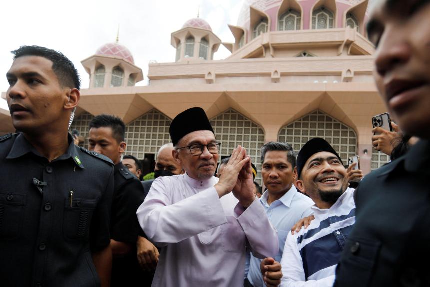 Hurdles ahead for Malaysia’s new PM Anwar as he builds new Cabinet ...