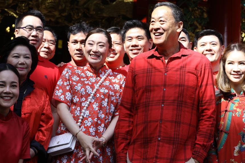 Thaksin’s daughter says she’s confident of landslide Thai election win ...