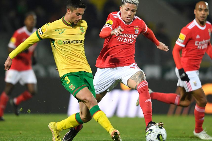 Football: Fernandez set for Chelsea move: report | The Straits Times