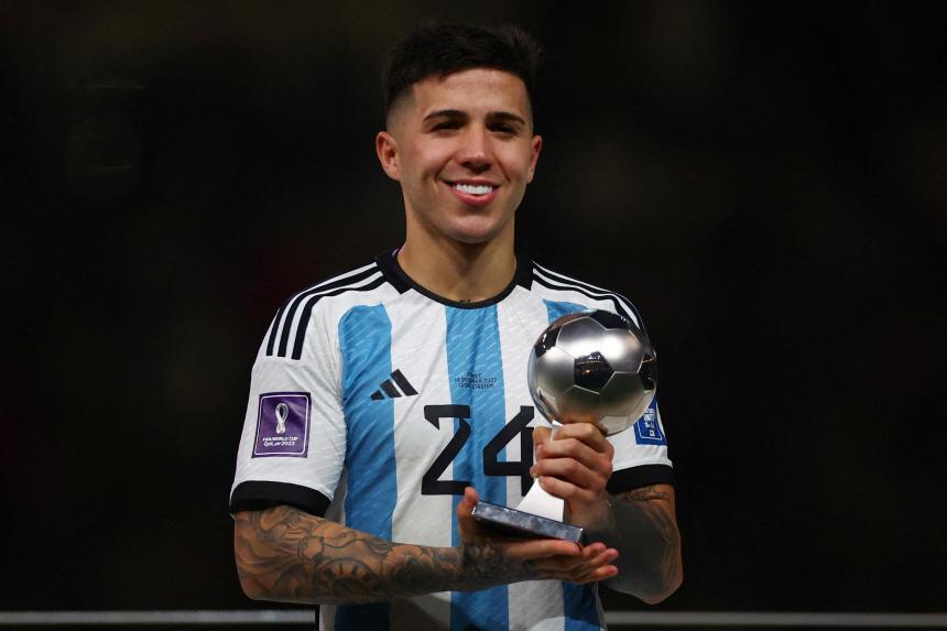 Football: Chelsea complete record signing of Benfica's Fernandez | The ...