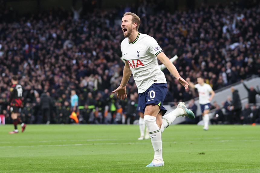 Football: Kane breaks Greaves’ Tottenham goal record, now targets Shearer’s mark | The Straits Times