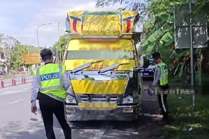 Lorry driver in Malaysia detained for allegedly posting TikTok video defaming traffic police ...