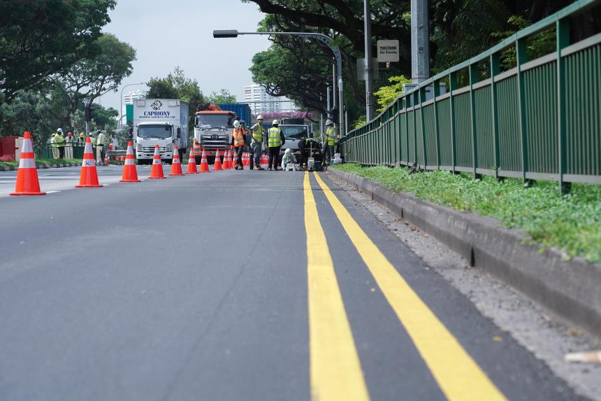 LTA trials use of plastic waste to pave roads | The Straits Times