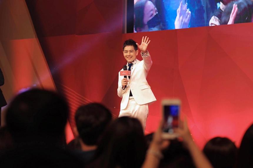Singer Jimmy Lin attends first public event since July accident, sings ...
