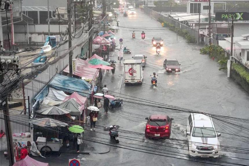 Bangkok on flood alert after heavy rain across 15 districts | The Straits Times