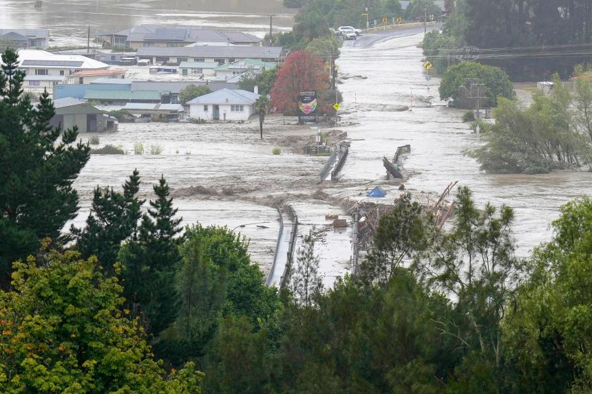 Fresh storm warning for New Zealand areas worst hit by Cyclone ...