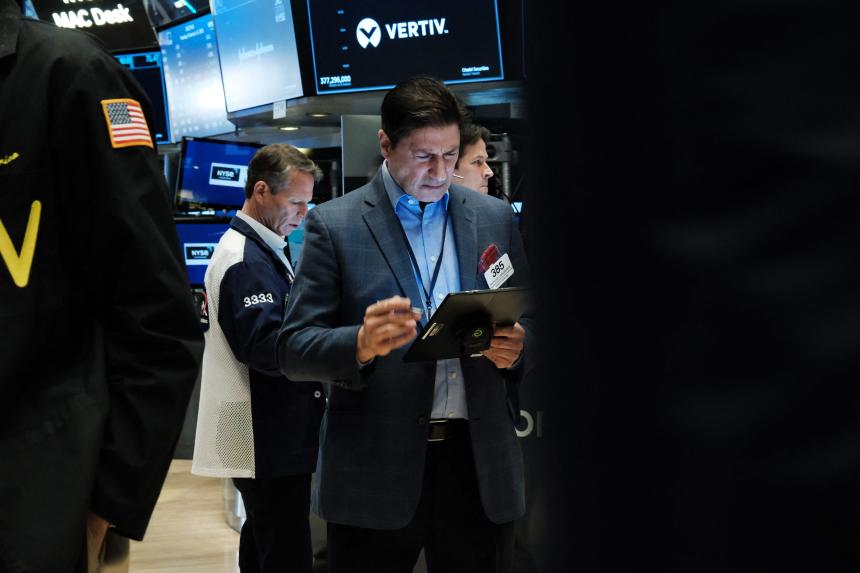 US stocks gain as market sees less risk of 'hard landing' | The Straits ...