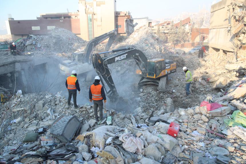 Turkey quake: Saving a girl after six days gives us hope more survivors ...