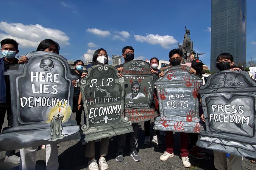 Philippine protesters celebrate People Power revolt that overthrew ...