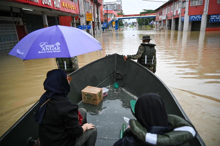Inaccessible roads hampering flood relief efforts in Malaysia | The ...