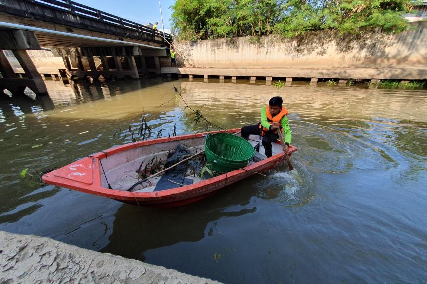 Thai city removes bins to fight plastic waste | The Straits Times