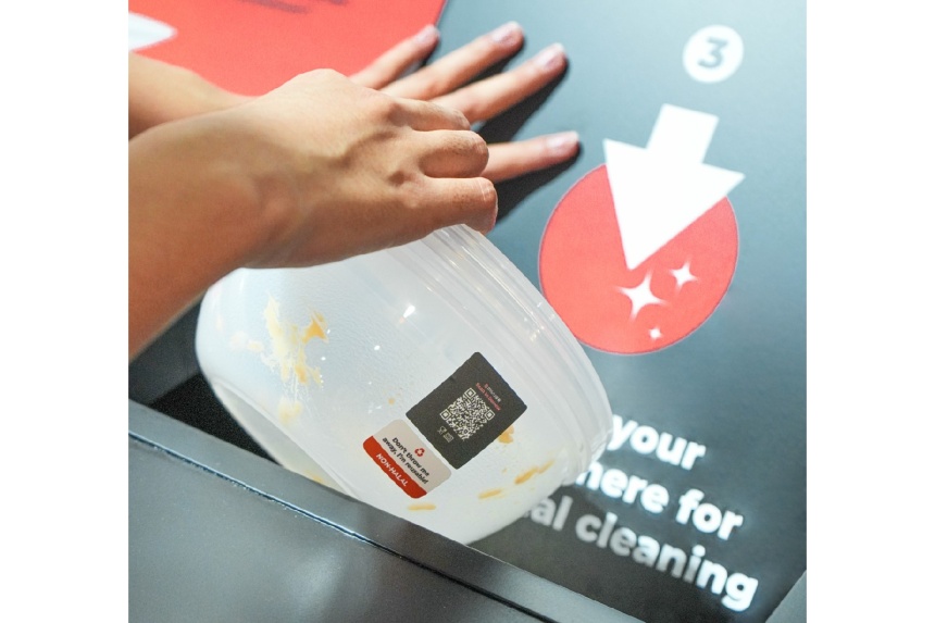 Free reusable containers: Green habits to cut plastic waste start at ...