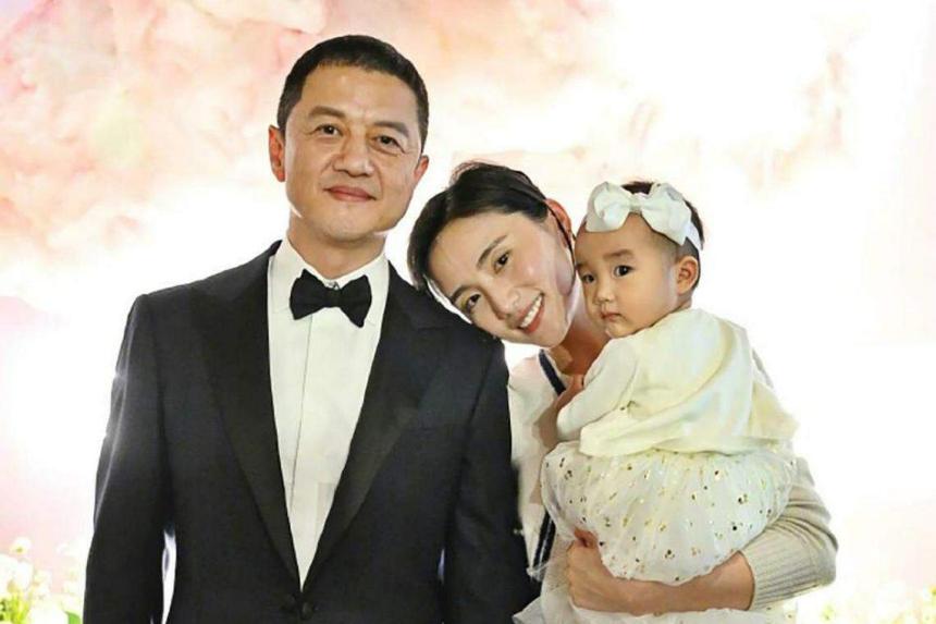 Faye Wong’s ex Li Yapeng shares rare photo of new family of three | The ...
