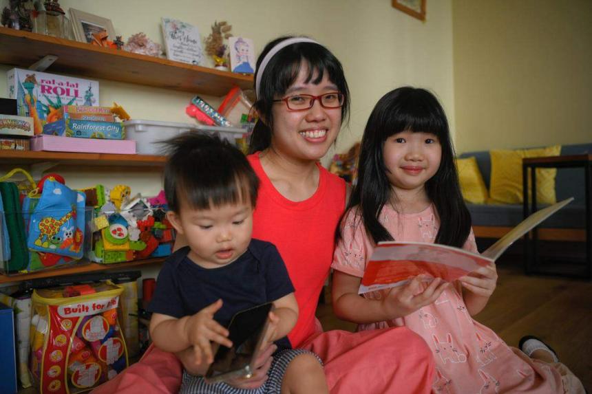 7-year-old girl gives Chinese tuition, includes playtime in her lessons ...