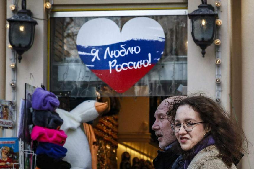 Russia faces shrinking middle class, rising inequality, study finds ...