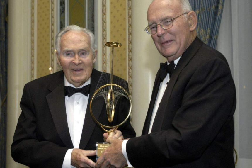 Intel co-founder Gordon Moore, prophet of the rise of the PC, dies at ...