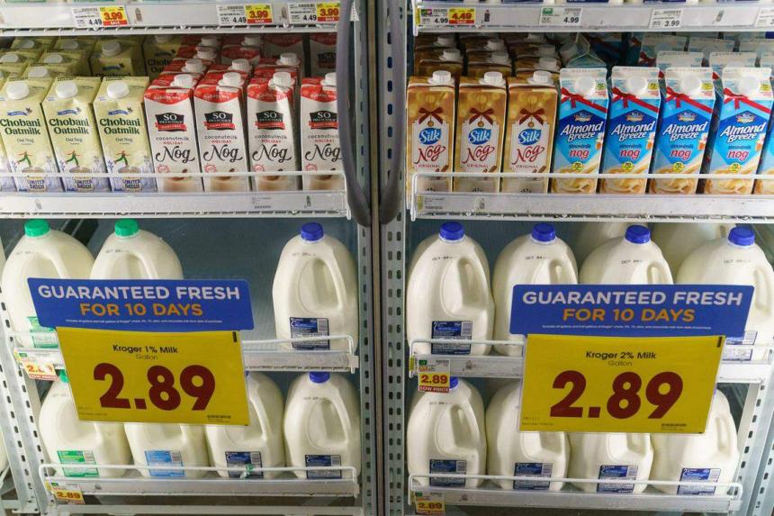 US consumer confidence rises as Americans shrug off bank failures | The ...