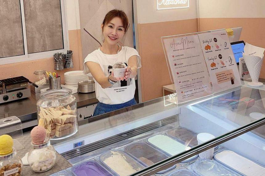 Actress Ann Kok giving away ice cream to entice fans to vote for her at ...