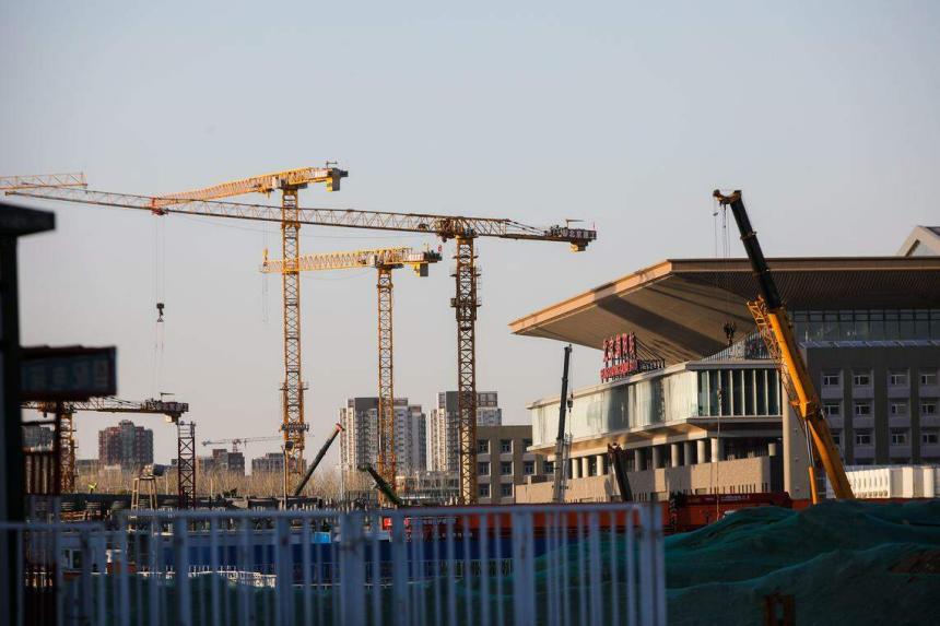China bets $2.4 trillion of construction will boost economy | The ...