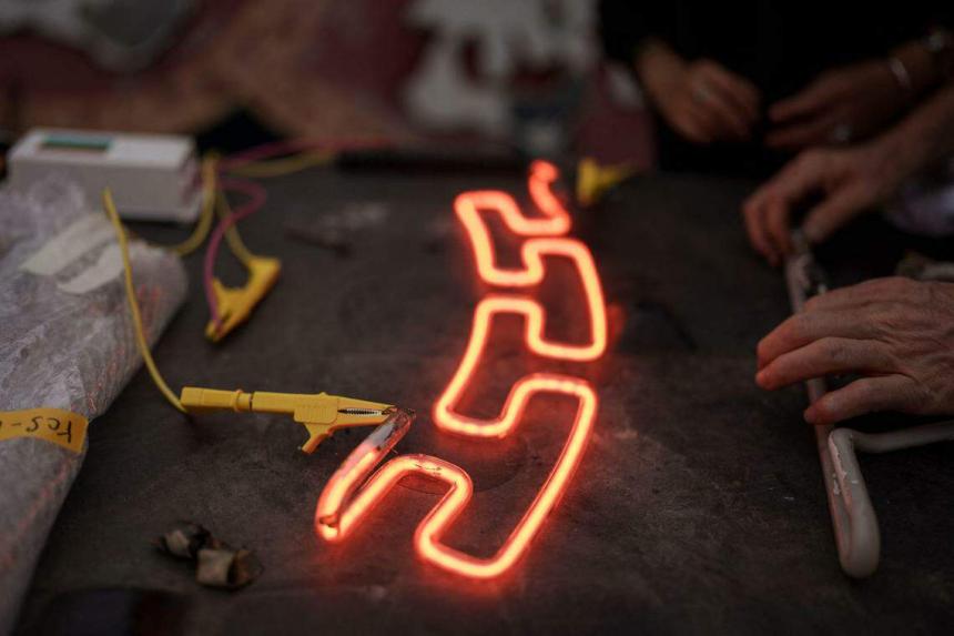 'Living gallery': Fighting to save Hong Kong's fading neon signs | The ...