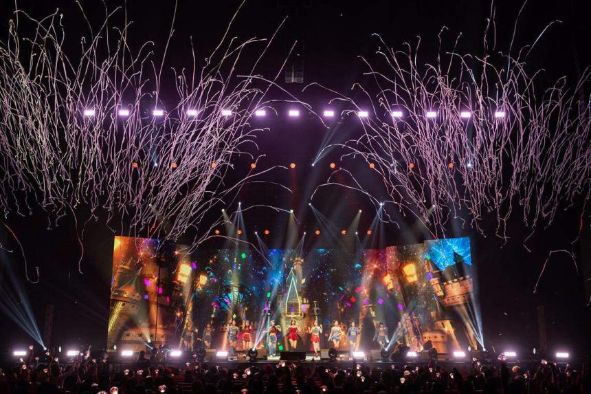 Concert review: K-pop group Red Velvet deliver, despite one member ...