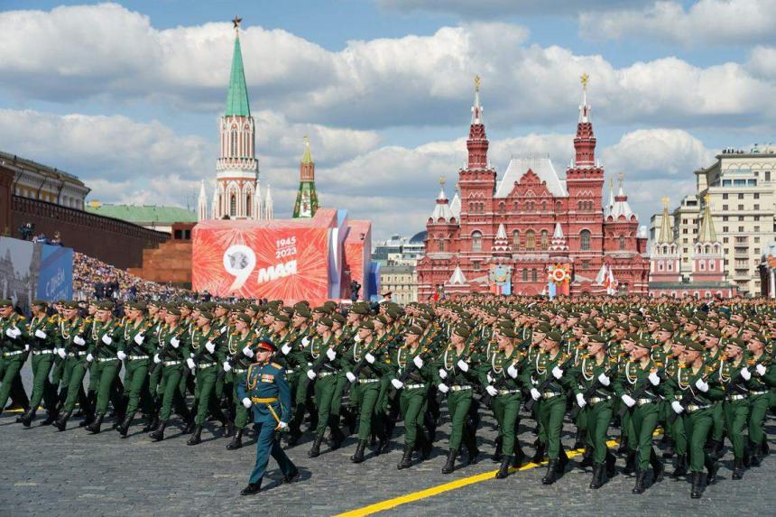 Russia’s Putin, at Red Square parade, calls for victory in Ukraine ...