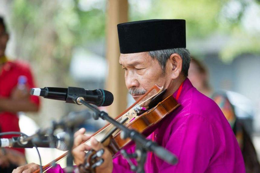 Pak Romli is the last living awang batil performer | The Straits Times