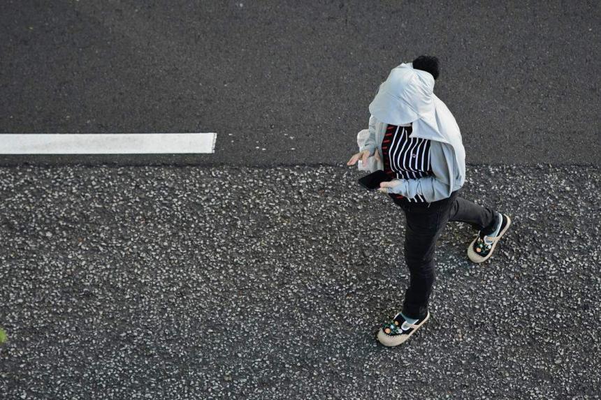 Deadly addiction: Why do some pedestrians use their phones despite the ...