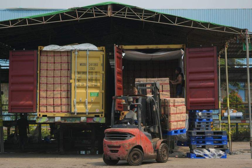 Indonesia's anti-trust body fines cooking oil firms for restricting ...