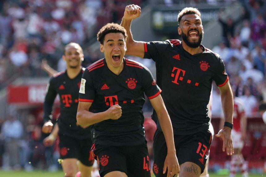 Bayern Munich seize Bundesliga title as Borussia Dortmund collapse but ...