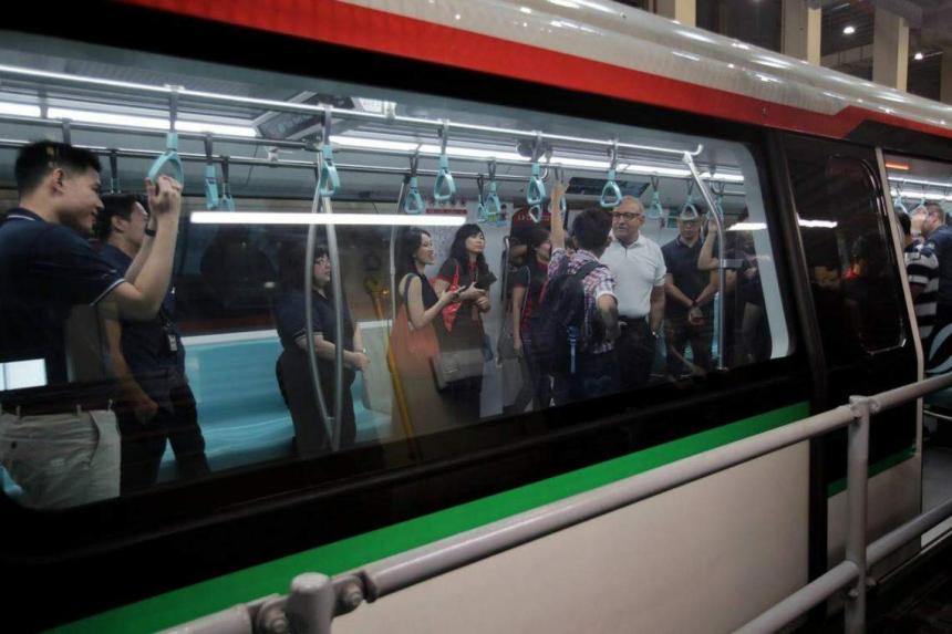 New MRT trains with more space, larger windows to run on North-South ...