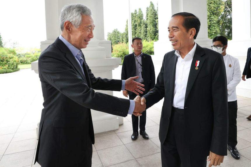 PM Lee Covid-19 free after ‘rebound’; catches up with Indonesian President Jokowi | The Straits ...