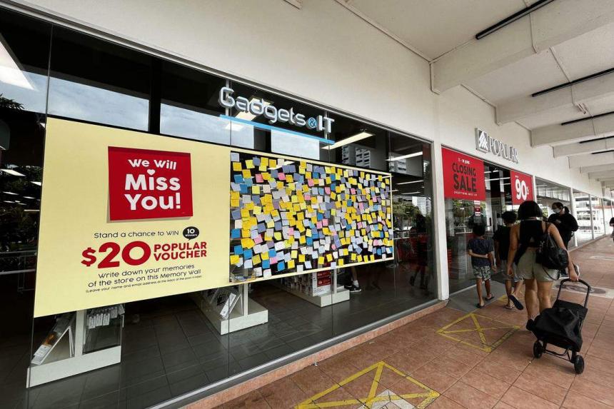 ‘I will miss you’: Patrons bid farewell to iconic Popular bookstore ...