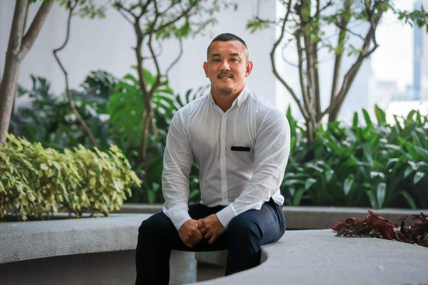 Former vape addict needed lung-washing procedure twice after developing ...